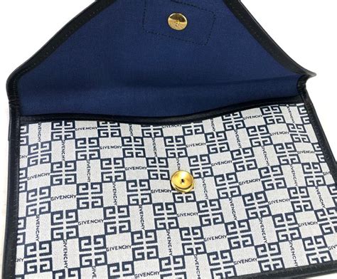 Givenchy Logo Pattern