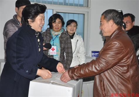 淮南市红十字会 淮南市副市长孙全玉再率红十字人深入凤台乡村 博爱送万家 淮南图片网