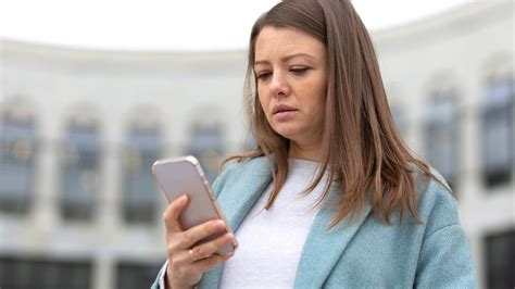 People Who Dont Reply To Texts Even When Theyre On Their Phone 247