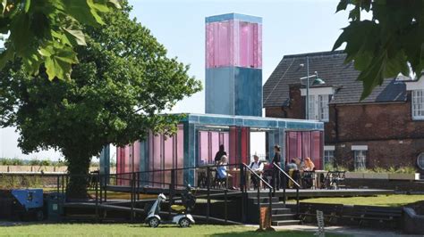 Polycarbonate Lighthouse Designed To Rejuvenate Industrial Stretch Of River Thames