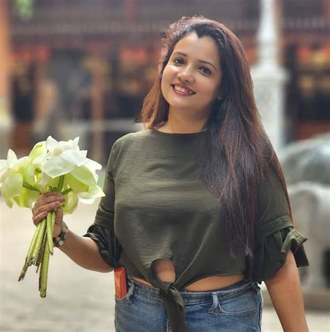 රහට හෙළ බොජුන් රහට හෙළ බොජුන් Added A New Photo