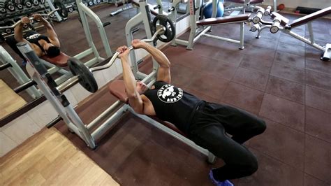 Close Grip Ez Bar Skull Crushers Exercise Guide Parambodyfitmind