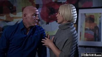 Milf Photographer Gets Seduced By Client Xvideos Com