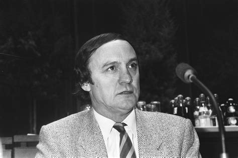 Biografía De Karel Van Miert Vidaiconica