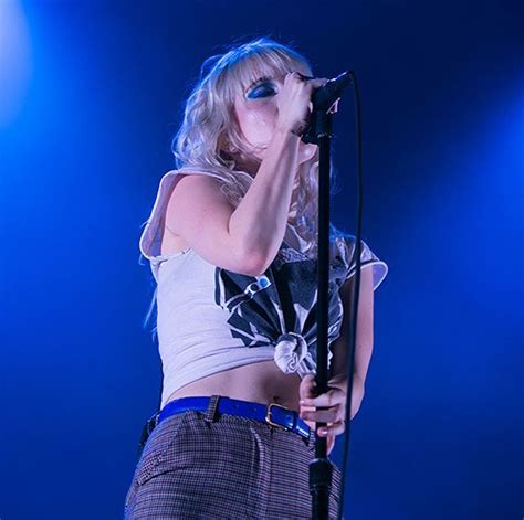 Pin By Kazukamichan On Hayley Williams Fashion Women Women S Top