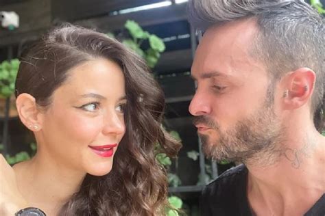 Maleja Restrepo 对塔坦·梅希亚和艾达·莫拉莱斯之间所谓的浪漫局势的滑稽反应 Infobae