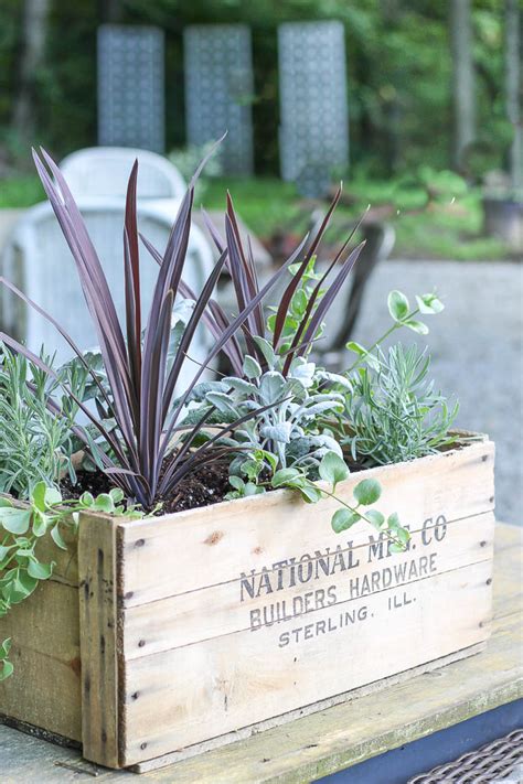 Diy Vintage Crate Planter Rooms For Rent Blog