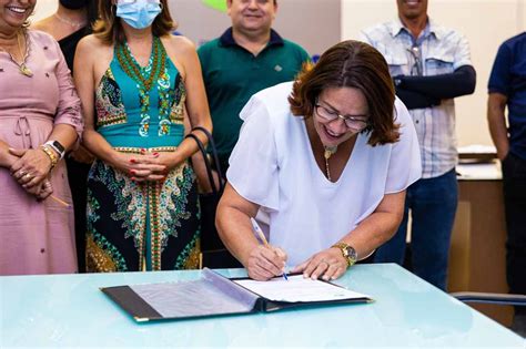 Juazeiro Ba Prefeita Suzana Ramos Assina Ordens De Serviço Que Somam