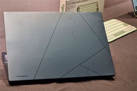 Asus Rilis Zenbook Oled Ux Laptop Oled Ai Pertama Di Indonesia