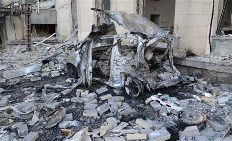 Сградата на градската администрация в Донецк бе поразена при обстрел Cross Bg