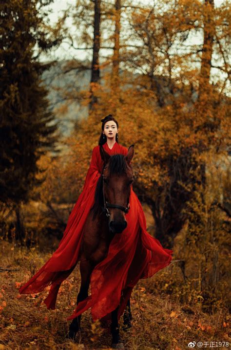 每一滴辛勤的汗水，都会在岁月的沉淀里化为彩虹。 吴谨言y