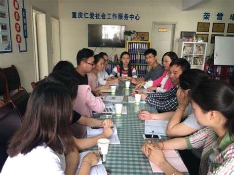 社会工作学院赴企业看望顶岗实习学生