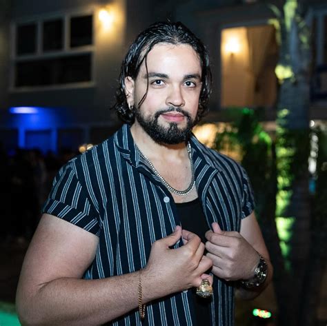 دوستان، لطفاً لوکیشن “iran” رو در استوری‌هاتون تگ کنید نشر كنيد این