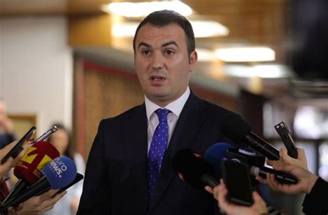 Адеми Само на УКИМ има разлика во платите бидејќи тој не е интегриран како другите