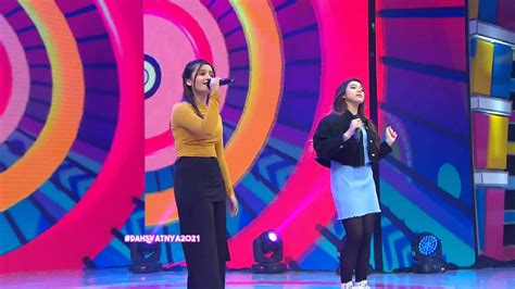 Daftar Lagu Jatuh Cinta Romantis Terbaik Buat Bikin Baper