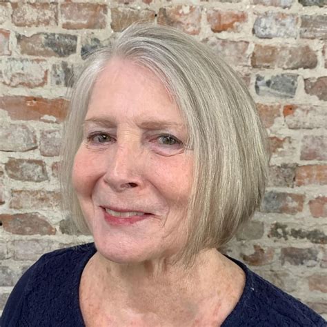 28 Flattering Haircuts For Women Over 70 To Look A Few Years Younger