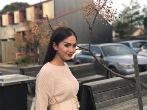 នៅ សូនីតា បង្ហោះរូបជាមួយលោកប៉ា តែបែរជាខ្លាច Khmerload