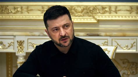 Украины ерөнхийлөгч ОХУ ын эсрэг шинэ хориг арга хэмжээнд гарын үсэг зурав