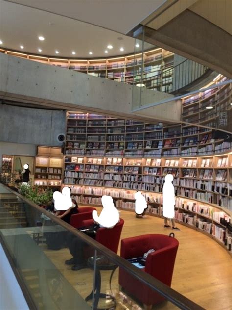 スターバックス 蔦屋書店 海老名市立中央図書館店 スタバ空間