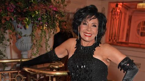 Shirley Bassey Biography Hello