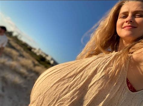 テリーサ・パーマーさんのインスタグラム写真 テリーサ・パーマーinstagram 「spent Sunday In The Sun ☀️