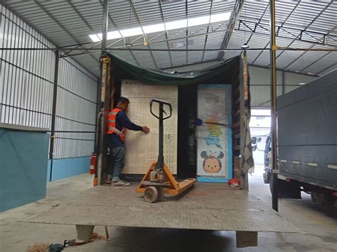 รถท้ายลิฟท์ งานขนย้ายสินค้าระหว่างโกดัง ขอขอบคุณ