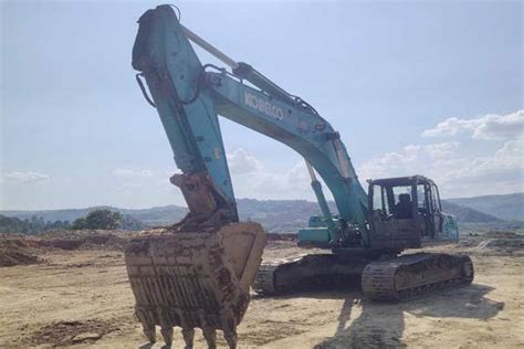 ဖားကန့်ကျောက်စိမ်းလုပ်ကွက်များတွင် တရားမဝင် တူးဖော်နေသော ယာဉ်နှင့