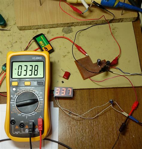 Переделка цифрового вольтметра с Алиэкспресс для измерения переменного напряжения под измерение