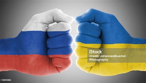 러시아와 우크라이나 사이의 충돌 3차원 형태에 대한 스톡 사진 및 기타 이미지 3차원 형태 Revolution 개념 Istock