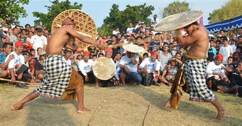 Gebug Ende Tradisi Turunkan Hujan