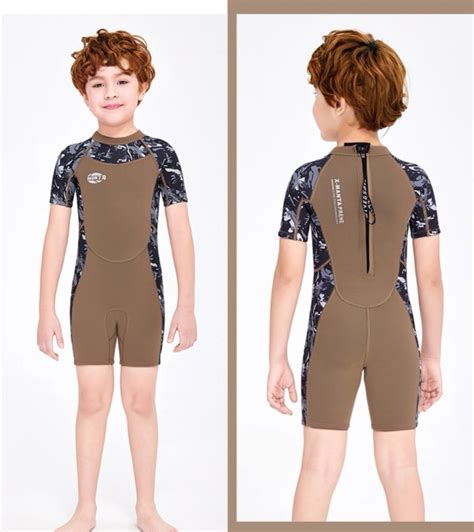 แถมหมวก ชุดว่ายน้ำเด็กควบคุมอุณหภูมิ ใส่ง่าย แขนขาสั้น กันหนาว Swimsuit แถมหมวก พร้อมส่งในไทย