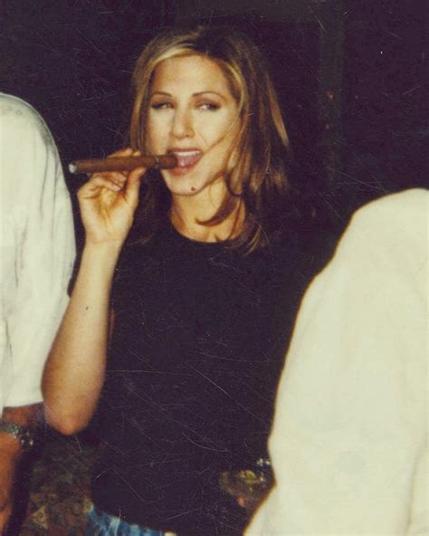 Jennifer Aniston Raucht Jennifer Aniston Quote I Enjoy Smoking