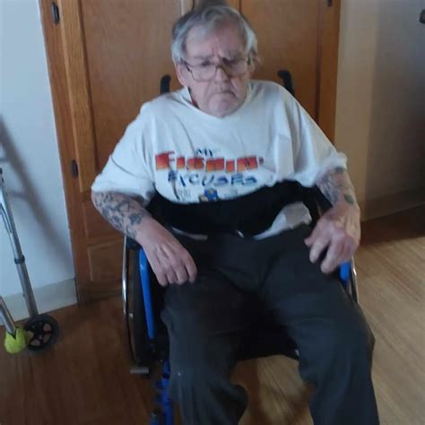 Earnie Mcelfresh Earniemilf • Instagram Photos And Videos