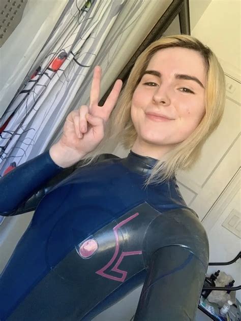 Ella Hollywood In A Samus Suit Scrolller
