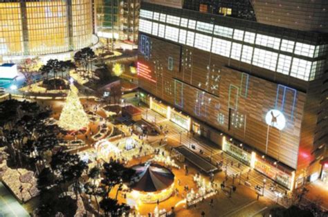 롯데월드타워 크리스마스 ‘인생샷 명소 떠올라 중앙일보