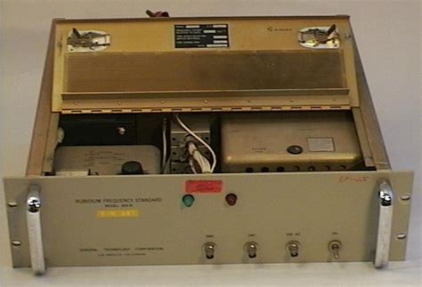 Rubidium Frequency Standard Model 304 B Physics Museum The