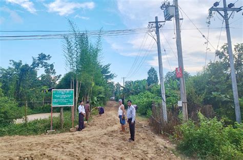 ဖြူးမြို့နယ်၊ မင်းလမ်း မြန်မာ ကျေးရွာ၌ Vdp စီမံကိန်းထောက်ပံ့ငွေဖြင့် ကျောက်ရောမြေလမ်းခင်းခြင