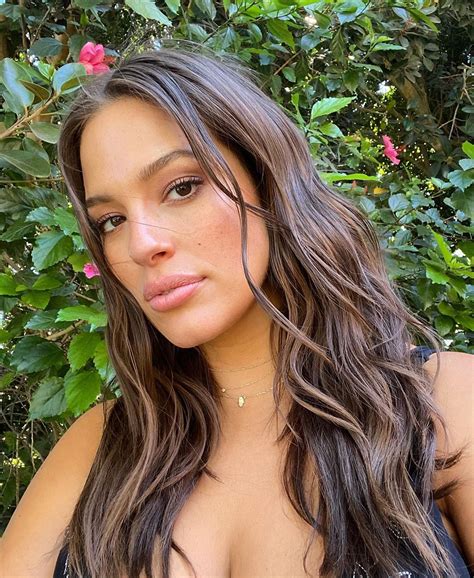 Ashley Graham Just Posted A Very Pregnant Naked Selfie Flipboard