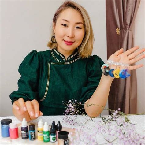 Как улан удэнка создает шедевры из эпоксидной смолы