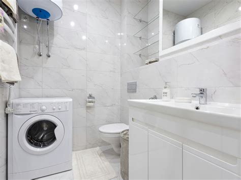 Від шторки до рушників речі які слід міняти у ванній кімнаті кожен рік