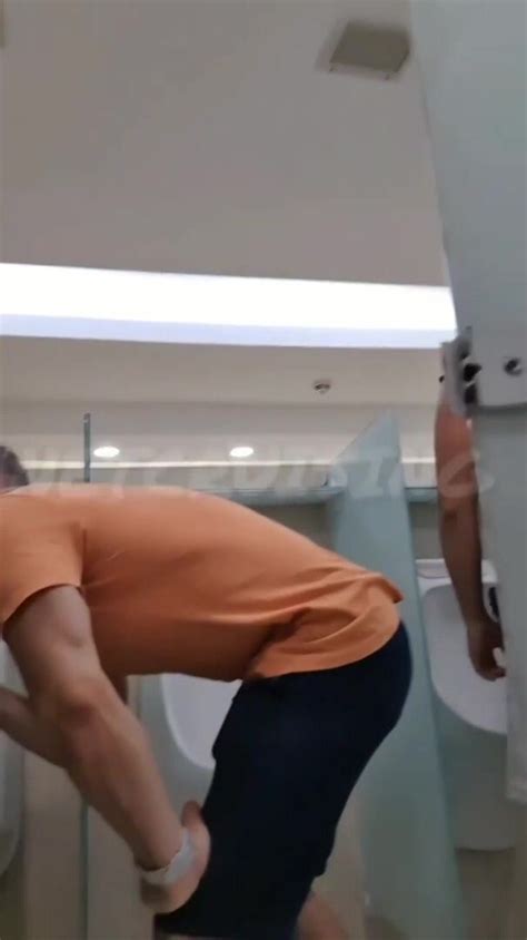 Public Toilet Cruising In Brazil Thisvid Com En Anglais