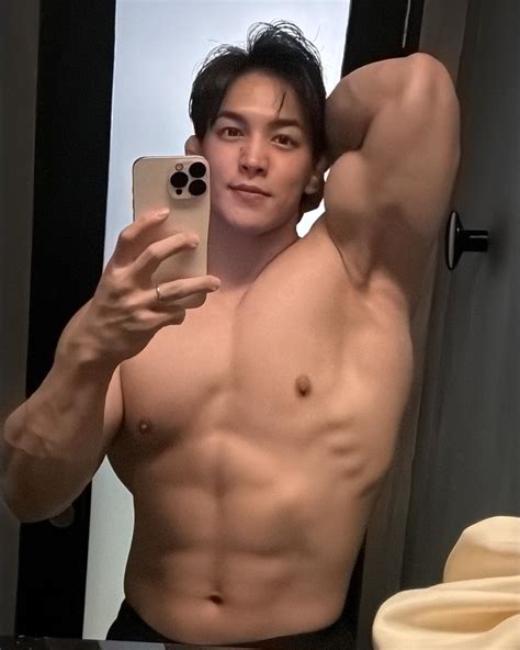 Ryoya Ryoya Added A New Photo