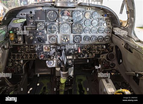 Cockpit Dun Avion De Chasse Northrop F5 Ar9 Rf A5 Photo Stock Alamy