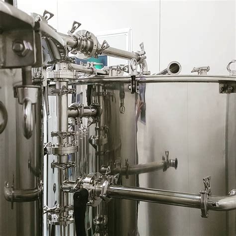 미스틱커피 미스틱커피의 업그레이드된 완전 자동화 더치추출머신입니다 저희는 만4년이란 짧은 시간동안 더치커피에 대한 열정으로 20평 월세사무실에서 900평이 넘는