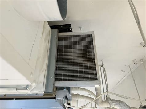 中性能フィルター交換 オフィスの施工事例 関東・関西中心に空調メンテナンス・フィルター販売【英和商工株式会社】