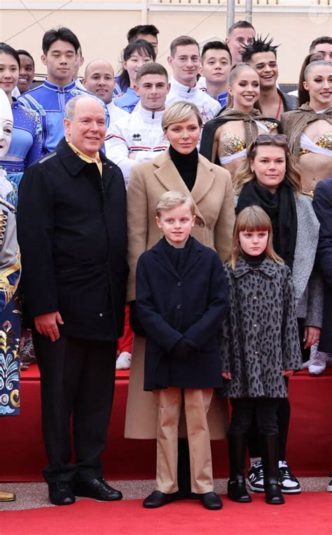 Albert Et Charlene De Monaco Sortie En Famille Avec Jacques Et