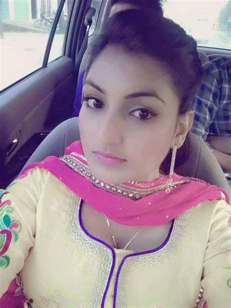 Beautiful Real Girls 720x960 Wallpaper