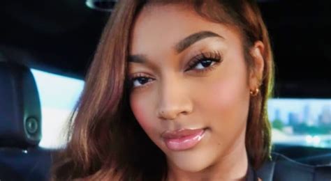 Photos Angel Reese Leaves Everyones Jaws On The Floor With Her Under