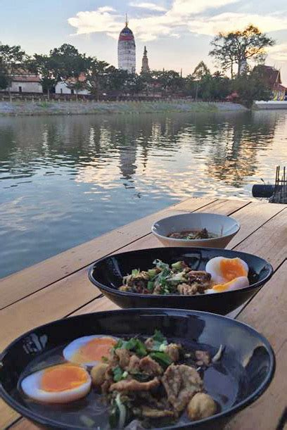 ก๋วยเตี๋ยวเรือริมน้ำ ร้านก๋วยเตี๋ยวห้อยขาวิวสวยที่สุดในอยุธยา ราคา