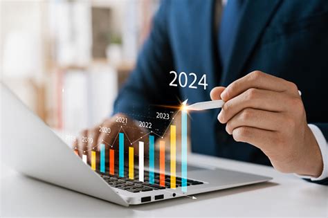 사업가는 디지털 증강 현실 그래픽 2024 년 긍정적 인 지표로 일하는 회사의 수익성을 분석하고 사업가는 장기 투자를위한 재무 데이터를 계산합니다 2024년에 대한 스톡